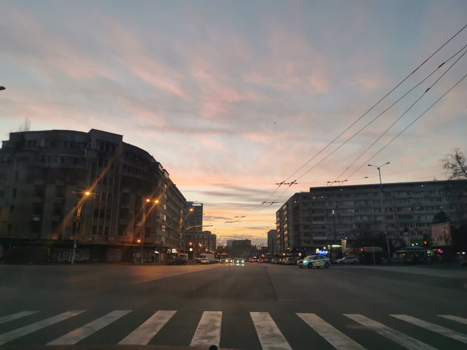 Vineri, nori răzleți - Radio Bucuresti FM - Radio Muzica Live Online ...