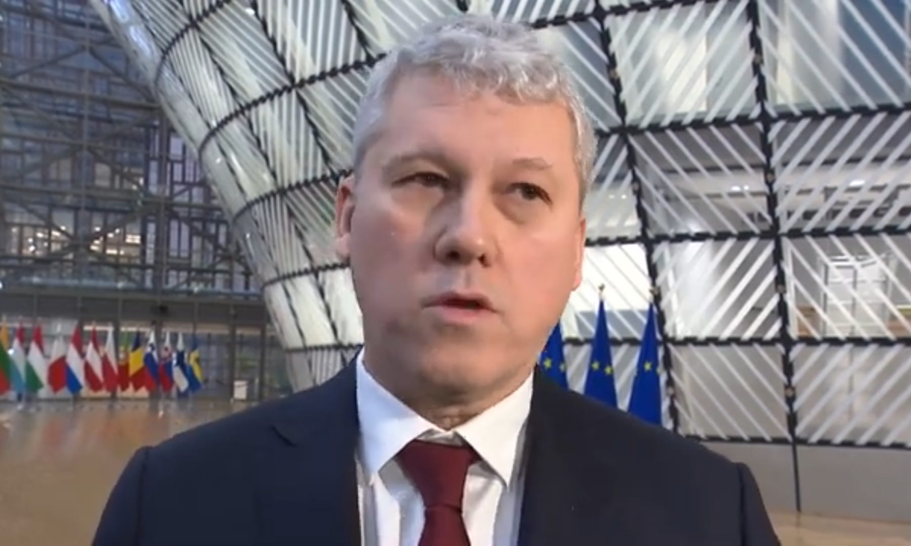 Cătălin Predoiu a fost desemnat premier interimar al României - Radio ...